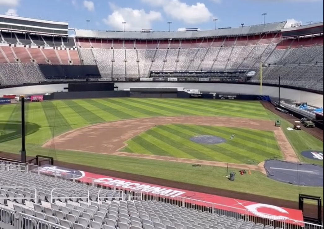 Record crowd expected at Bristol for the MLB Speedway Classic between ...